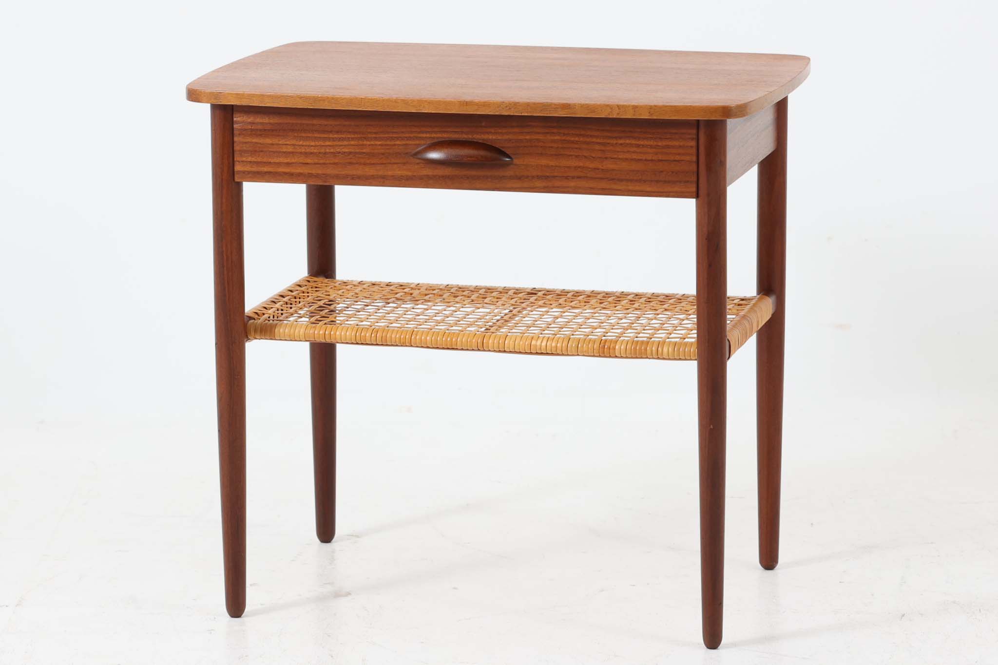 【楽天市場】サイドチェスト チーク材×ラタン 棚付き 北欧家具ビンテージ【アンティーク 北欧インテリア おしゃれ デンマーク タンス ...