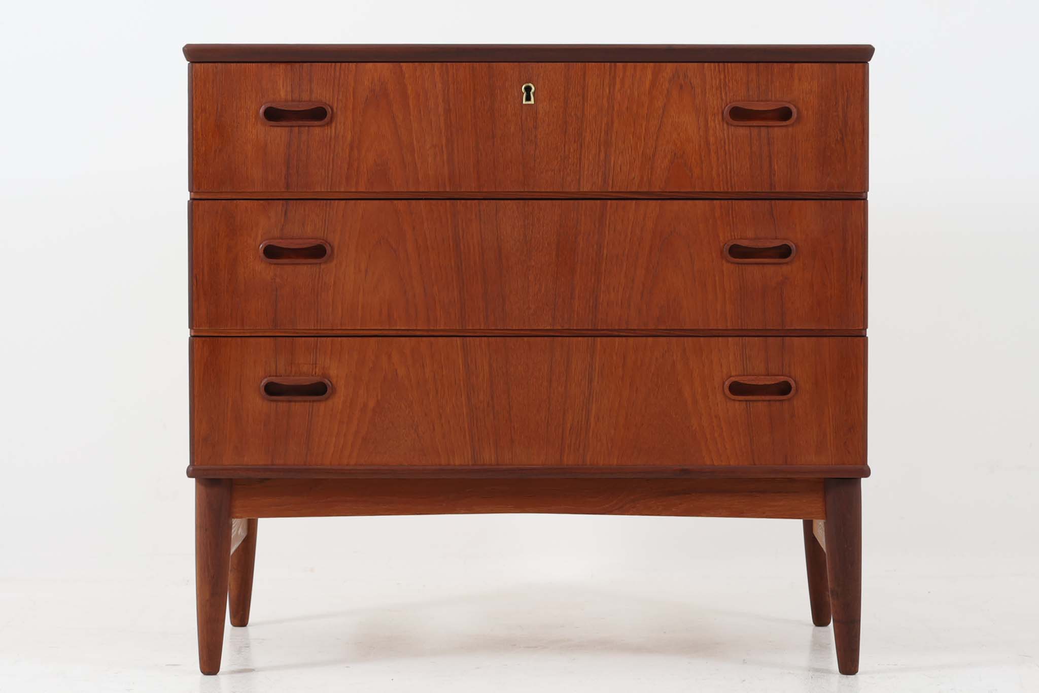 【楽天市場】幅広なチェスト3段 チーク材 北欧家具ビンテージ【アンティーク 北欧インテリア 収納家具 玄関 リビング シンプル おしゃれ ...