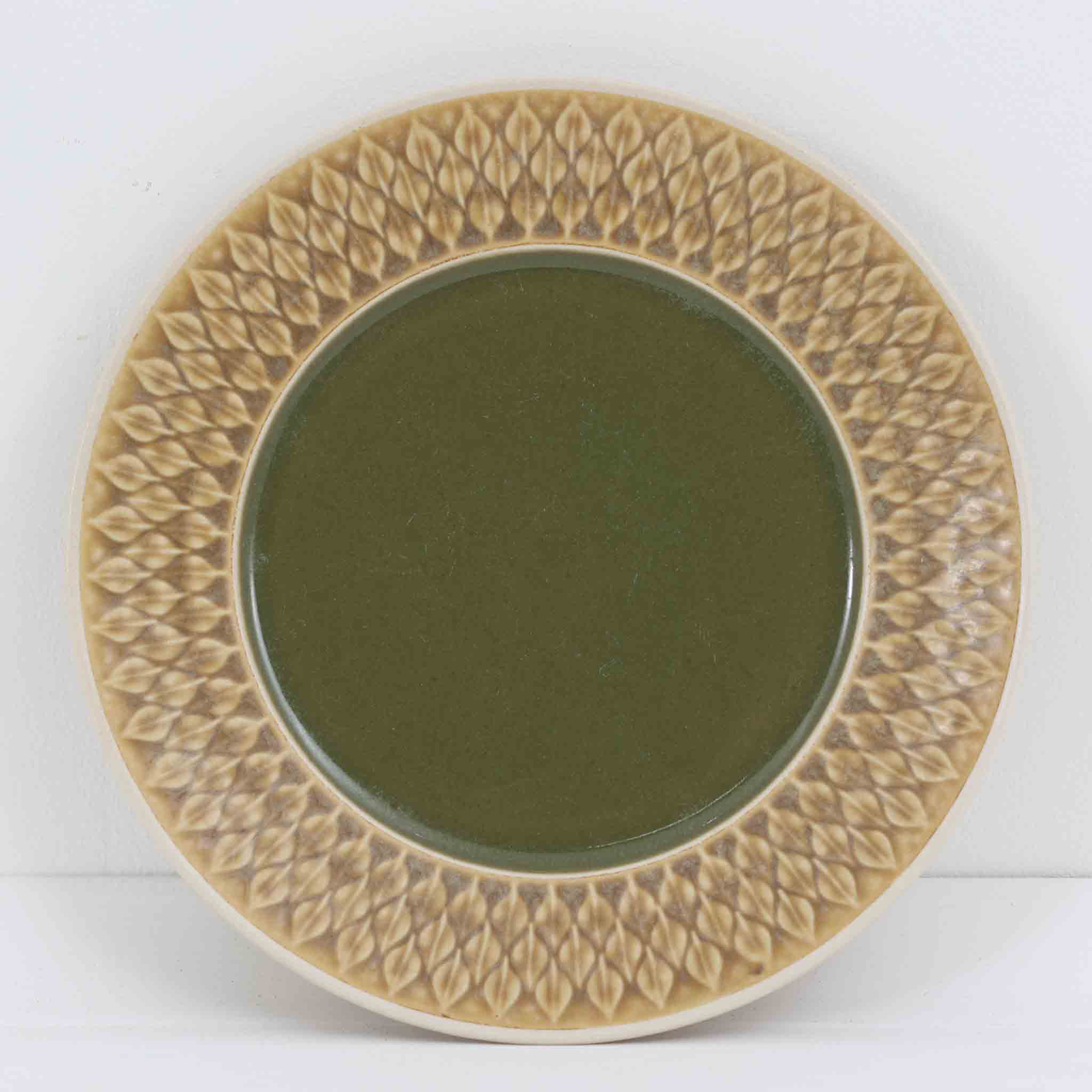 【楽天市場】Kronjyden イェンス・H・クイストゴー Relief レリーフ プレート 21cm 北欧雑貨 葉っぱ リーフ デンマーク 食器 お皿 大皿 ディナープレート サラダプレート ...