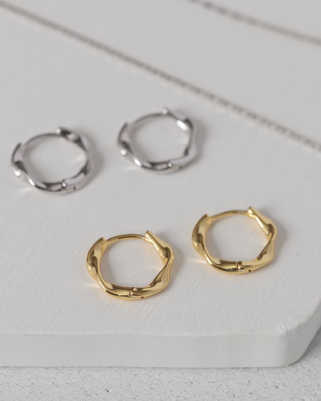 【楽天市場】ピアス フープ ねじれ ミニ 小ぶり 小さい Silver925 シルバー925 14KGP 14金メッキ 金属アレルギー対応 普段使い 大人 シンプル：ChooMia（チュミア）