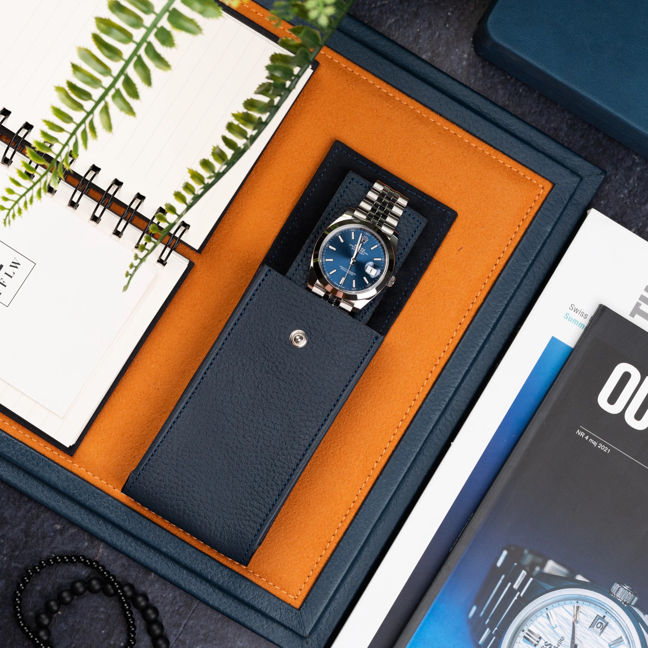 【楽天市場】【楽天ランキング1位獲得】IFLW ウォッチポーチ 1本用 NAVY LEATHER WATCH POUCH（ネイビー ...