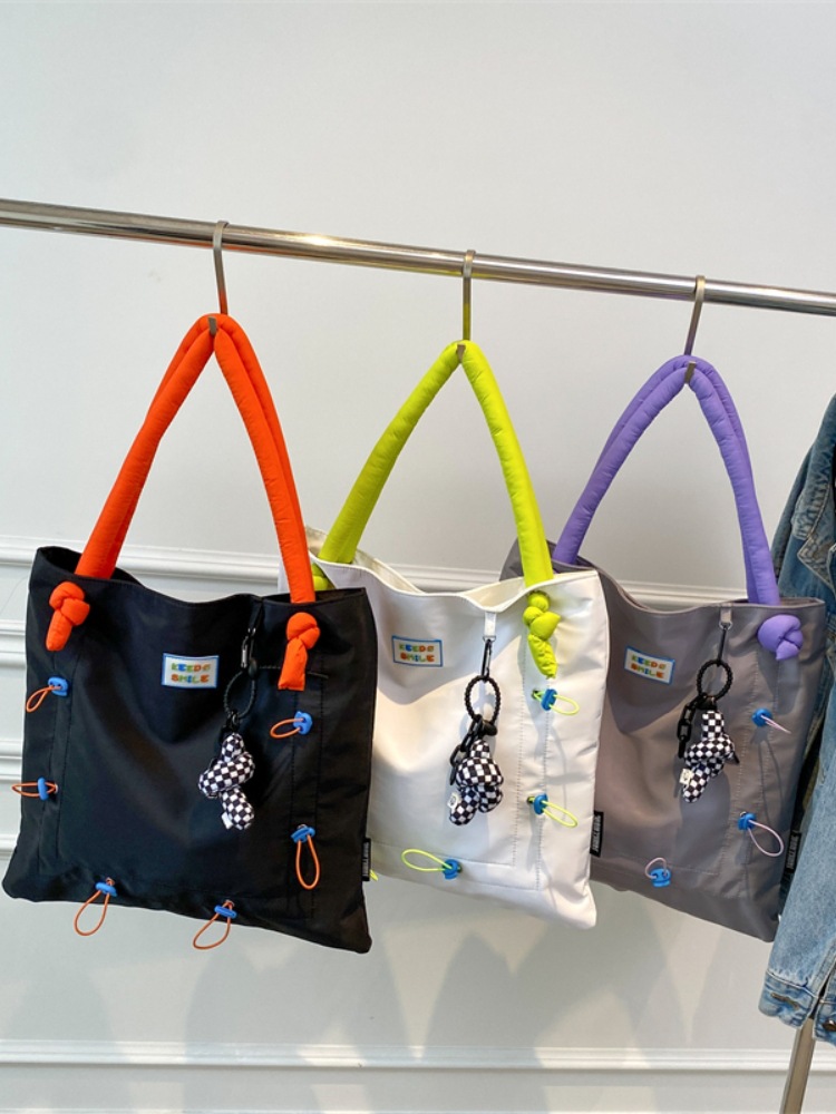 【楽天市場】《トートバッグ》 配色ストラップ ナイロン 布バッグ 手提げ ハンドバッグ ショルダーバッグ アンダーアームバッグ グレー ブラック ホワイト カラフル クロスボーダー A4 ...