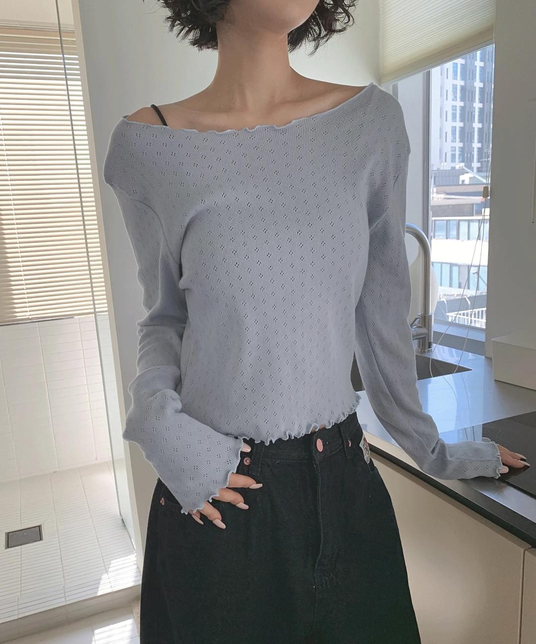 【楽天市場】ヒヤ波パンチングティー - 4color 長袖 Tシャツ Tシャツ レディース｜韓国 lesshook｜コーディブック：CODIBOOK