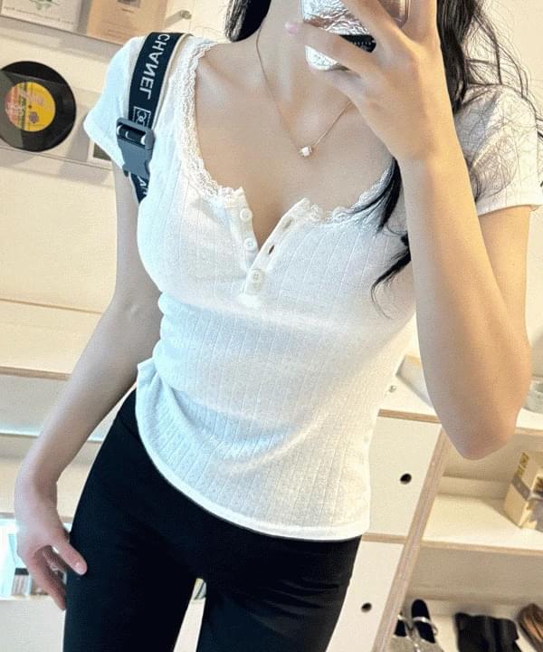 【楽天市場】ルシニンレーススクエアネックスリム半袖Tシャツ 半袖 Tシャツ Tシャツ レディース｜韓国 Dearlow｜コーディブック：CODIBOOK