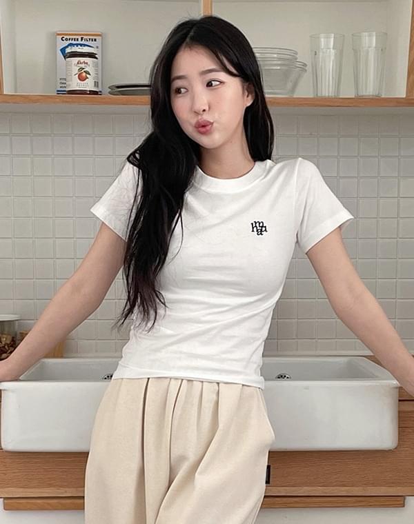 【楽天市場】ステッチロゴベーシック半袖Tシャツ 半袖 Tシャツ Tシャツ レディース｜韓国 muahmuah｜コーディブック：CODIBOOK