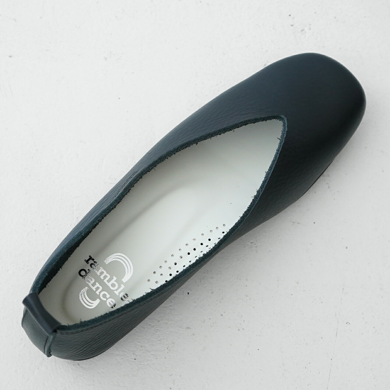 【楽天市場】ランブルダンス パンプス レディース オイルシュリンクレザー Vカット フラット ローヒール 牛革 幅広 EEE 3E ブラック 22.5cm-24.5cm 352-04631 ...