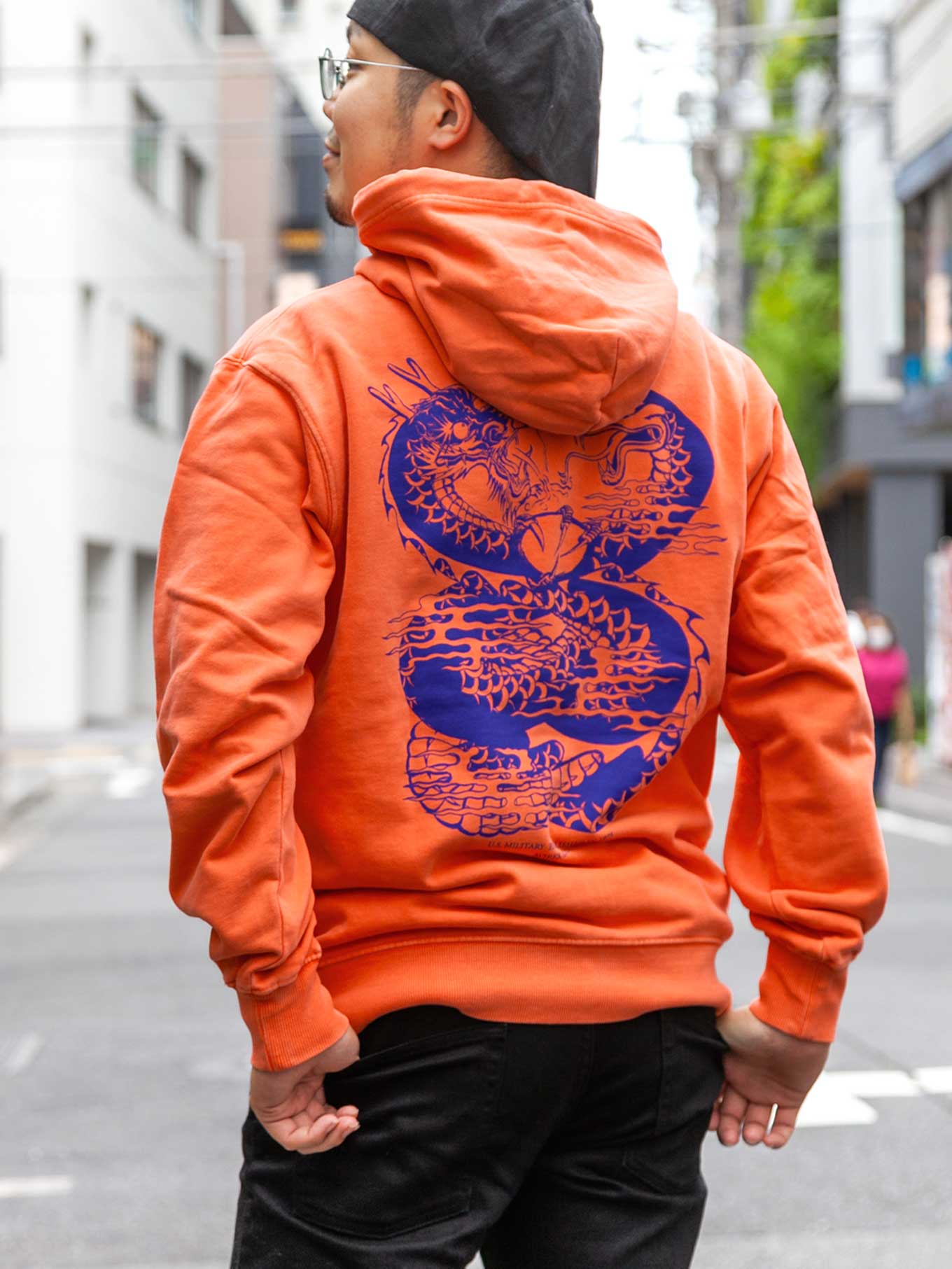 【楽天市場】【AVIREX】“DRAGON & SNAKE”FADE WASH PRINT SWEAT PULL PARKA〔LIMITED ...