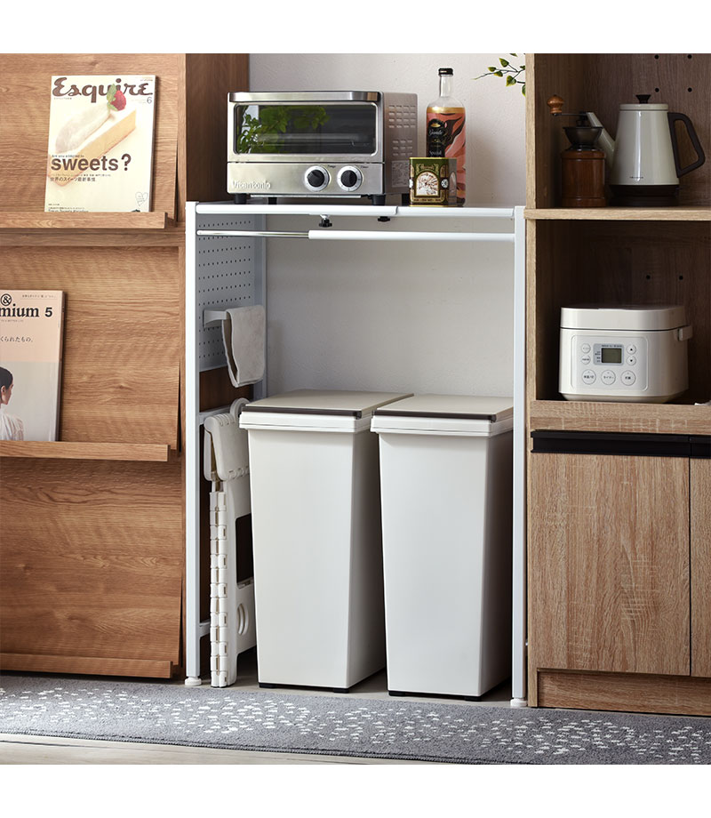 【楽天市場】スチール 伸縮ゴミ箱ラック WH 00-100061-wh ホワイト ホワイト ワイエムワールド レンジ台 キッチンラック 収納ラック ゴミ箱上ラック ゴミ箱上収納 ゴミ箱上棚 ...