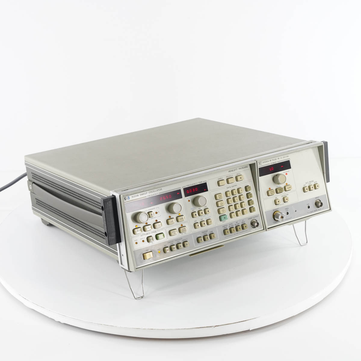 【楽天市場】【中古】[DW]8日保証 hp 8350B SWEEP OSCILLATOR 掃引発振器 スイープオシレーター OPT 002 ...