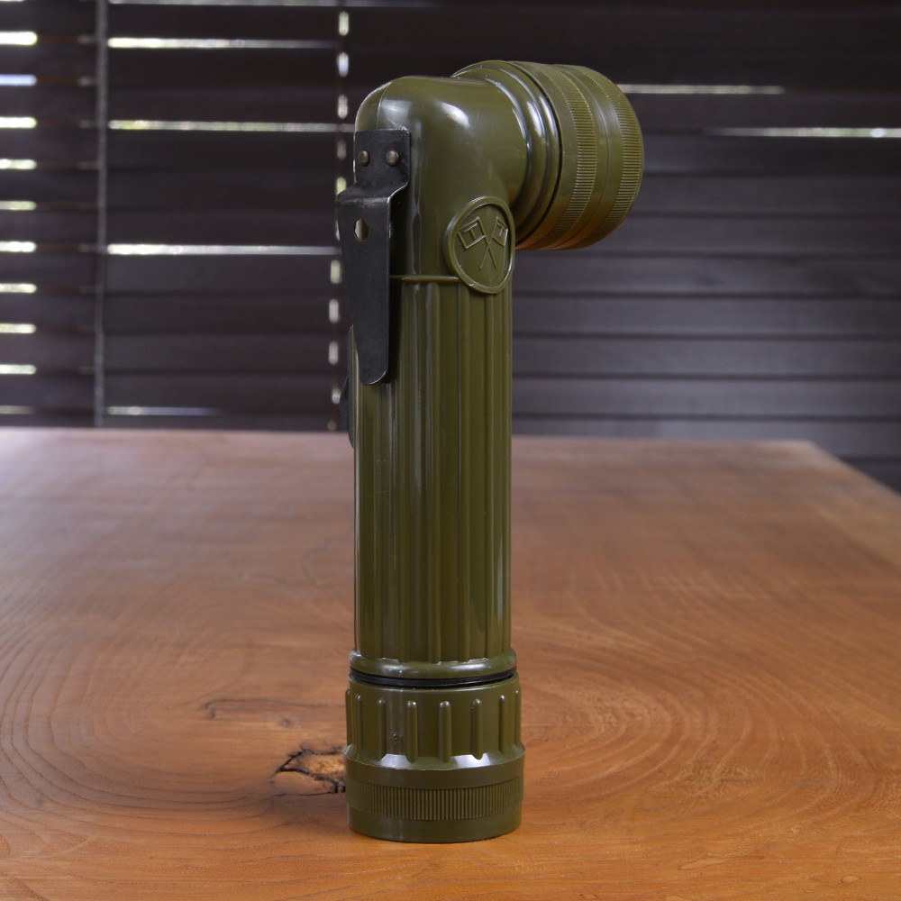 【楽天市場】フランス軍放出品 L型ライト TL122D フラッシュライト デッドストック 懐中電灯 ハンズフリーライト アウトドア 登山 懐中 ...