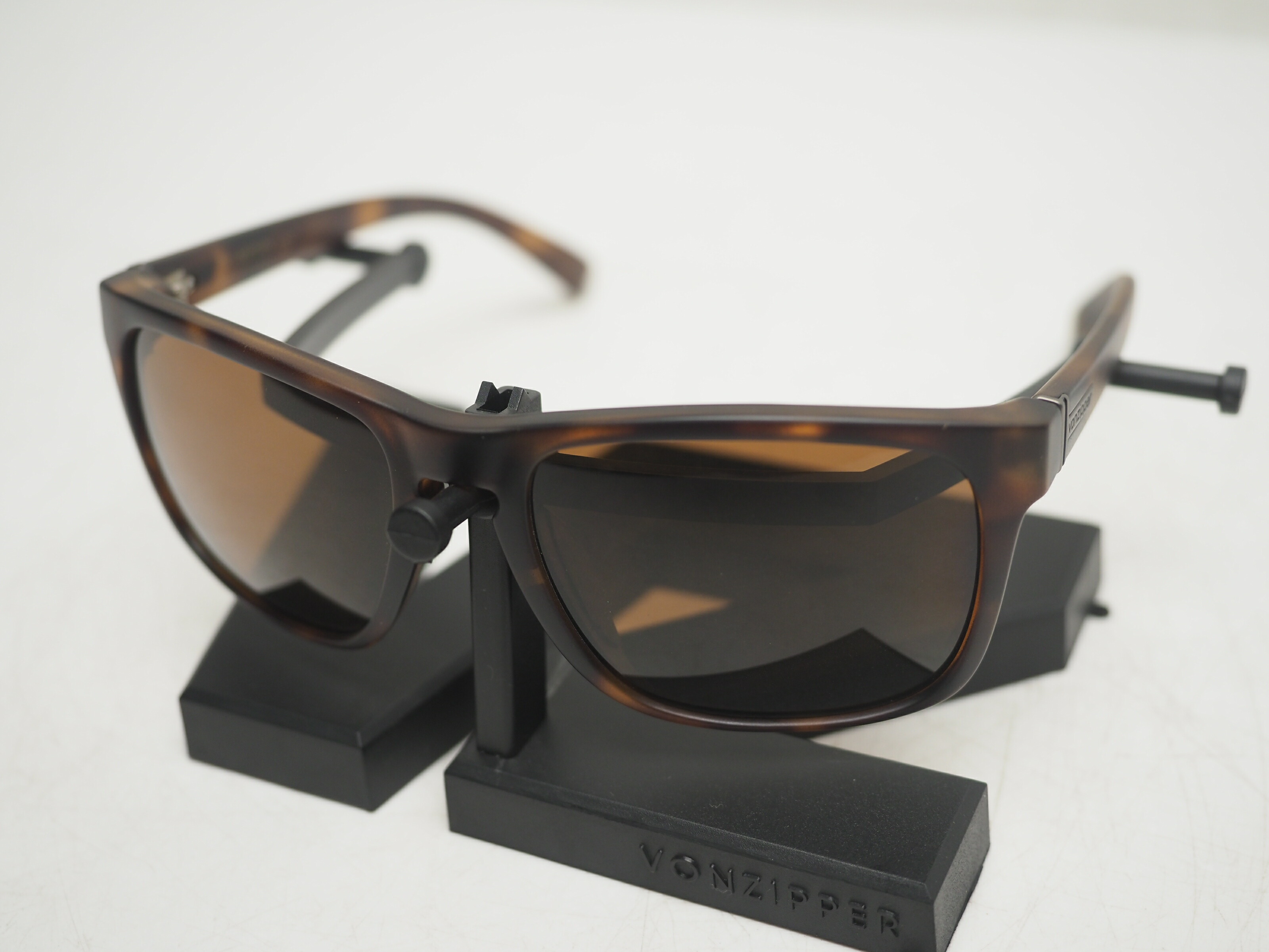 【楽天市場】VONZIPPER ボンジッパー LOMAX サングラス AF217-013 カラー：TSB サイズ：F 元箱、ケース付[S ...