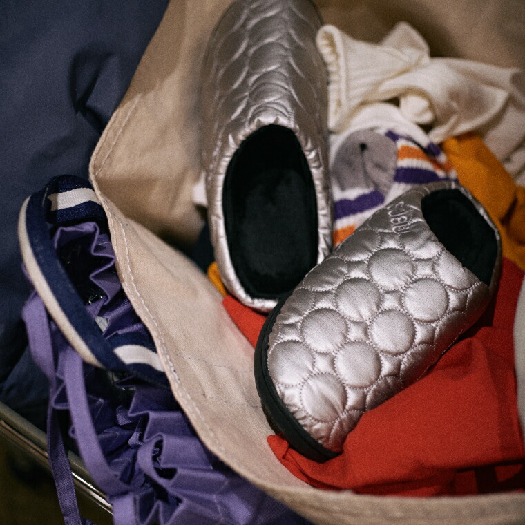 【正規品】2025年モデル SUBU Circle スブ サークル キルティング ステッチ 丸 円形 ドット 冬用サンダル 秋冬用 スリッポン スリッパ キャンプ アウトドア 室内用 撥水 ...