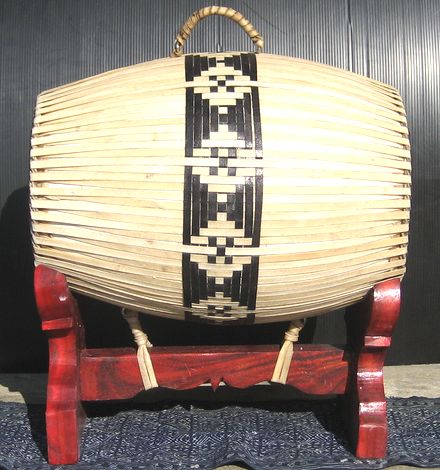 【楽天市場】タイの両面太鼓≪タボン≫～土台付き～／ タイ楽器【送料無料】：地球雑貨 アース・ヴィレッジ