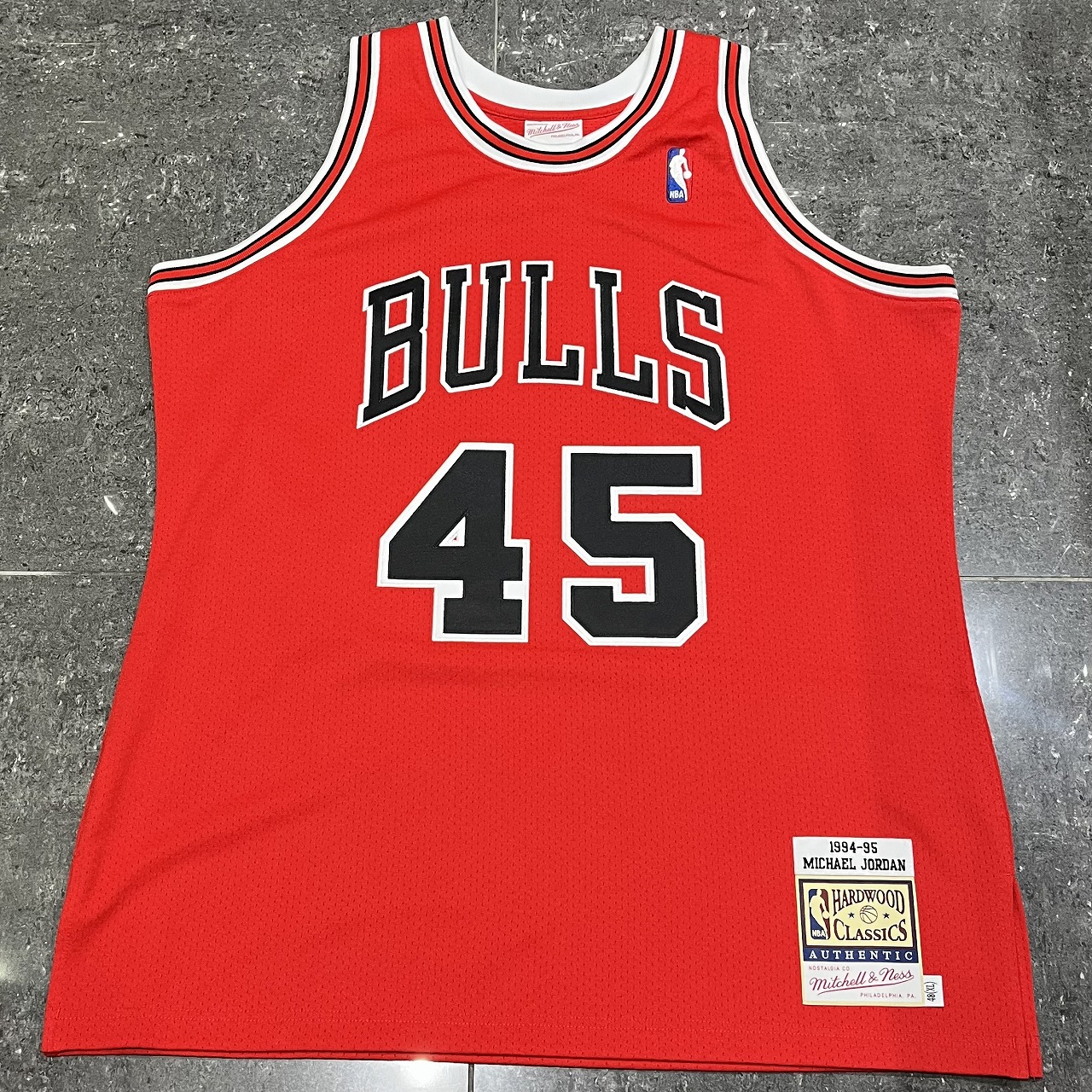 【楽天市場】MITCHELL&NESS BULLS 1994-1995 JORDAN 45 AUTHENTIC MESH JERSEY XL ...