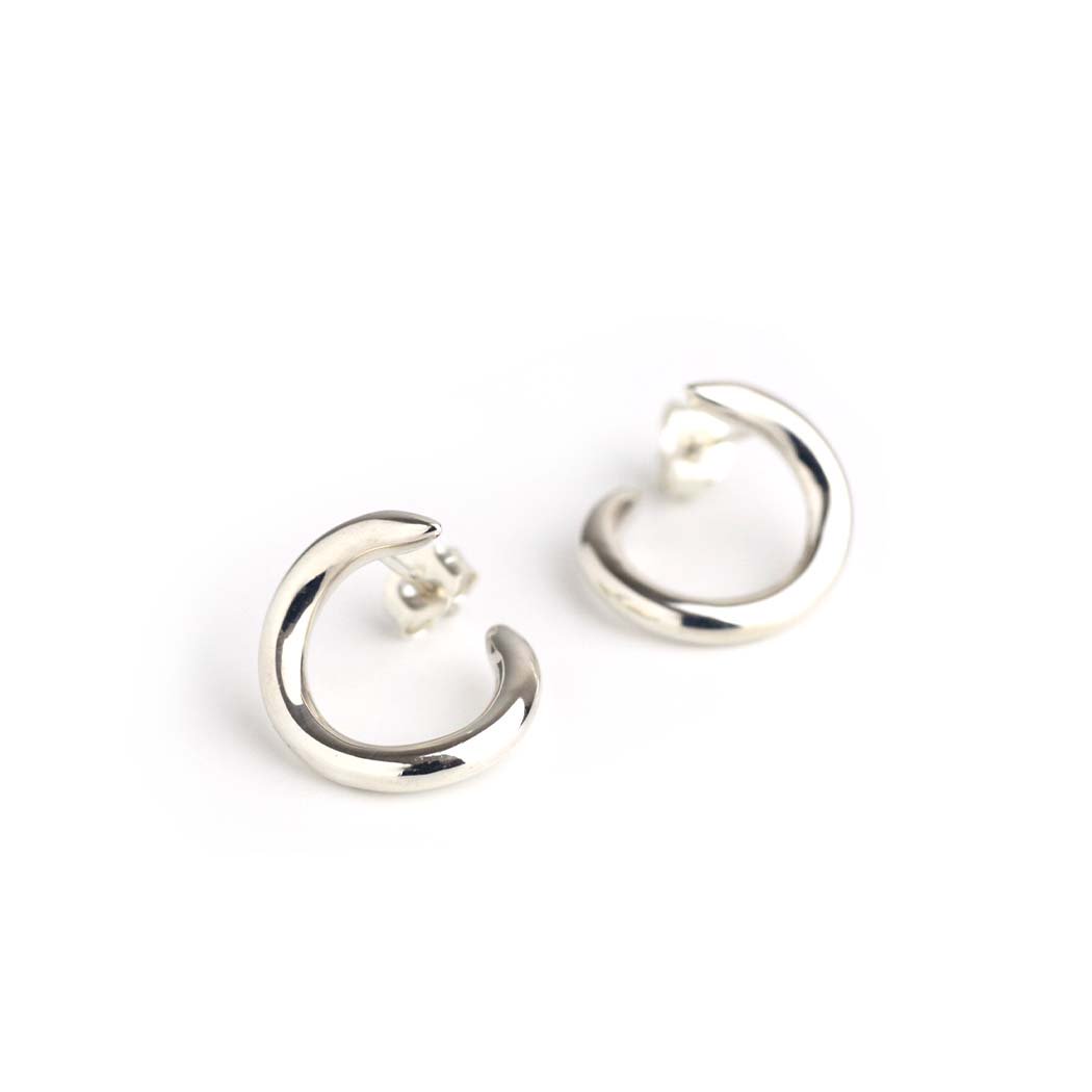 【楽天市場】BYOKA ビョーカ E2202 THICK IVY PIERCE ピアス (両耳タイプ) シルバー シンプル カジュアル スタッドピアス 大人 人気 20代 30代 40代 50 ...