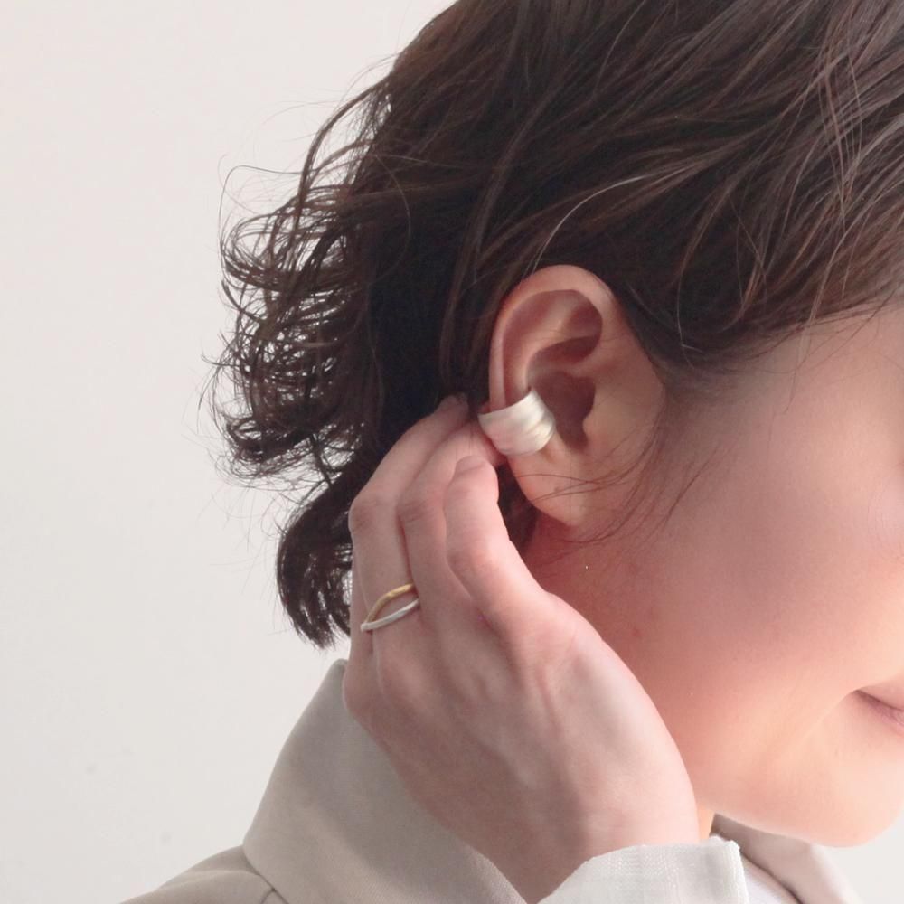 【楽天市場】BYOKA ビョーカ E3202 SANDY EARCUFF イヤーカフ シルバー（片耳タイプ） プチギフト お祝い 買いまわり プレゼント：ジュエリー／ファッション EHS
