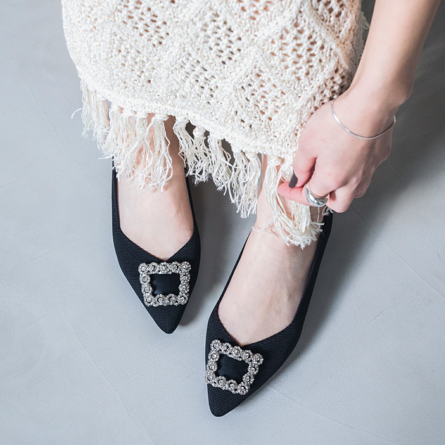 【楽天市場】【公式】【SALE／62%OFF】ｲｰﾎﾞﾙ EVOL ビジューバックルVカットニットポインテッドパンプス ﾊﾟﾝﾌﾟｽ ﾌﾞﾗｯｸ ﾚﾃﾞｨｰｽ 靴 23ss ﾆｯﾄ素材 ｿﾌﾄ ...