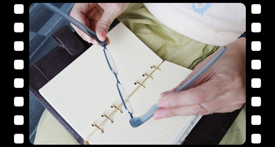 【楽天市場】老眼鏡 シニアグラス ポッドリーダースマート ミニ Podreader smart mini 全4色 リーディンググラス かっこいい 男性用 おしゃれ 女性用 正規販売代理店 ...