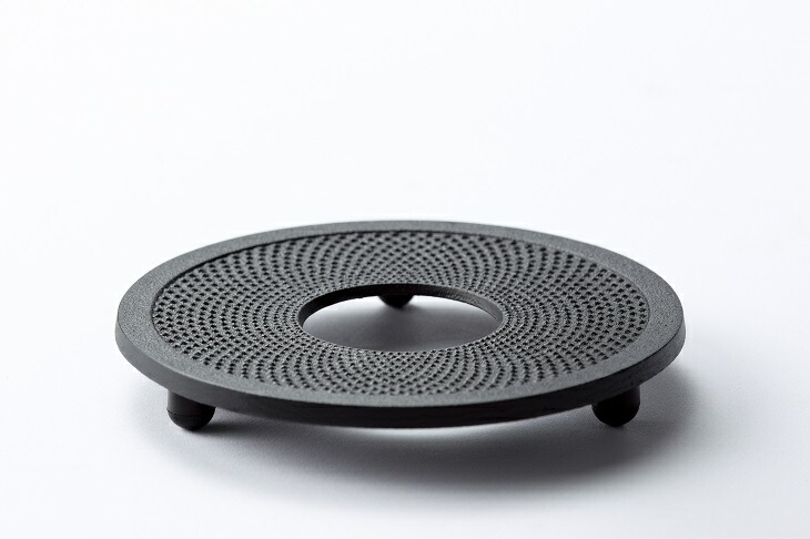 【楽天市場】【ふるさと納税】 南部鉄器 瓶敷 アラレ 14cm 【OIGEN 作】 伝統工芸品 キッチン用品 食器 日用品 雑貨[Z0036]：岩手県奥州市