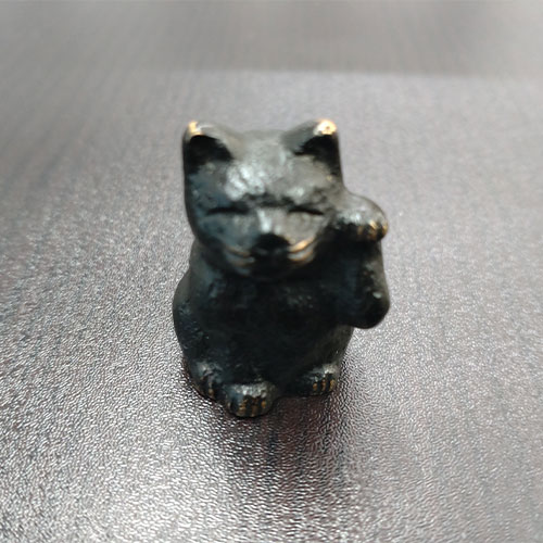 【楽天市場】【ふるさと納税】 工芸品 青銅 置き物 縁起物【香川県伝統的工芸品】青銅製 招き猫（ブラック）猫 置物 香川県 三豊市 讃岐 ...
