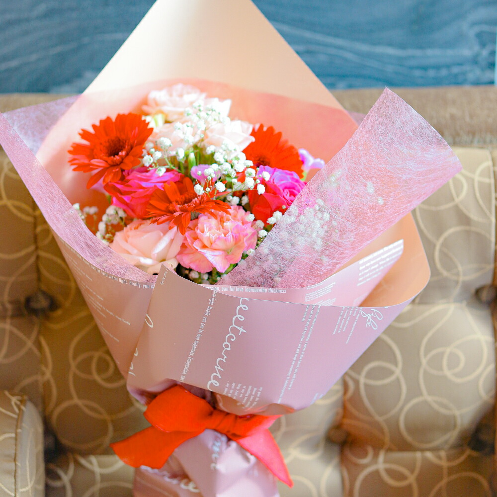 【楽天市場】【ふるさと納税】超おすすめ!!ピンクバラと季節花を使った花束 高さ35cm×幅20cm 花 お花 プレゼント ギフト 贈り物 フラワー アレンジメント メッセージカード 花束 バラ ...