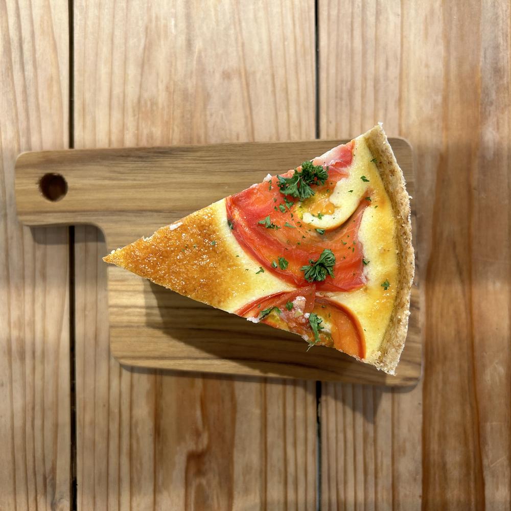 【楽天市場】【ふるさと納税】何が届くかお楽しみ♪ 季節のお野菜キッシュ 1ホール 約6人分 直径18cm×高さ約5.5cm キッシュ 野菜 ...