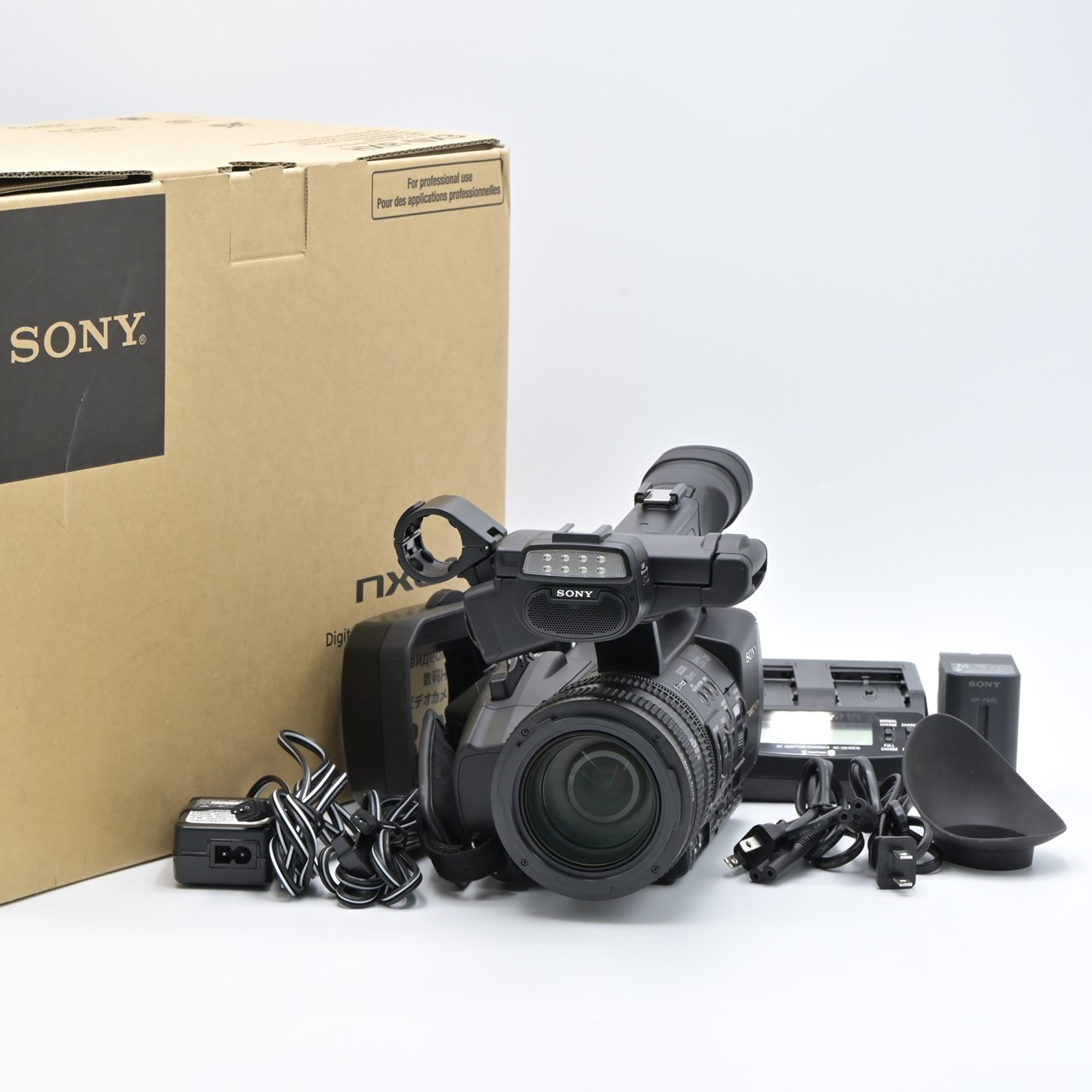 【楽天市場】SONY ソニー NXCAMカムコーダー HXR-NX3 1/3型 フルHD 3CMOSセンサー ビデオカメラ【中古 ...