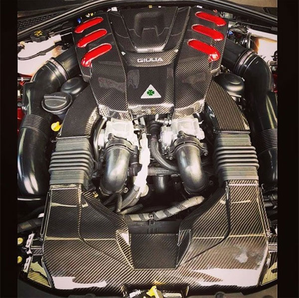 【楽天市場】KOSHI Alfa Romeo GIULIA QV カーボンエンジンカバー(ブラック/レッド) パーツ エクステリア 外装 アルファロメオ ジュリア ARGL-34.RC：FLATOUT