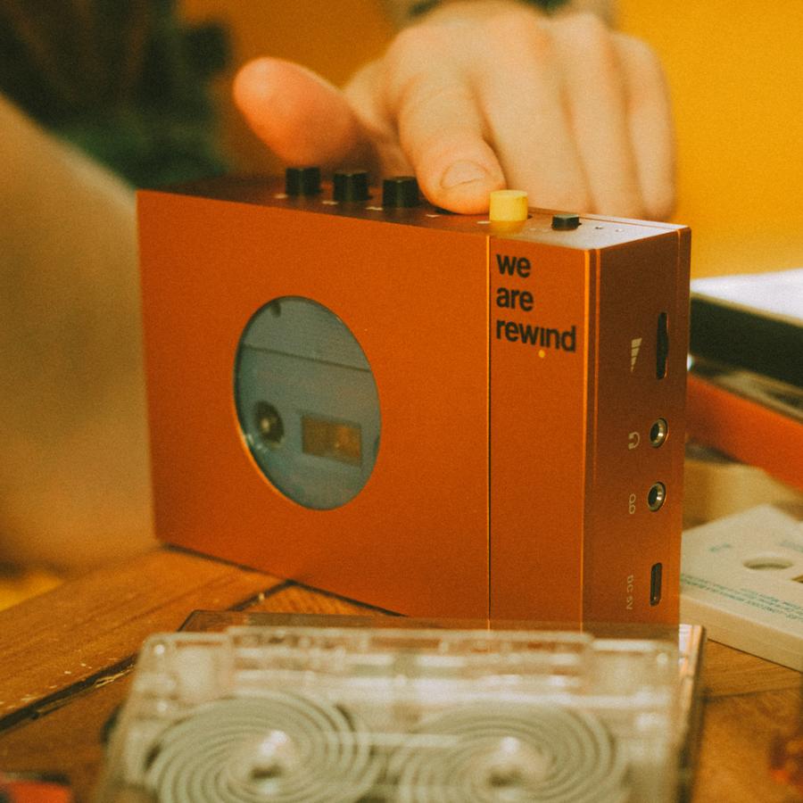 【楽天市場】We Are Rewind カセットプレイヤー WE-001 オレンジ 蔦屋書店 蔦屋家電 【売れ筋】【当店オススメ】 ギフト ...