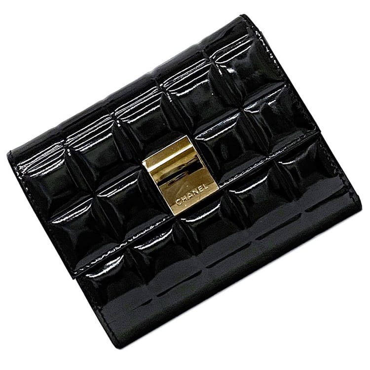 【楽天市場】【送料無料】 シャネル 三つ折り 財布 ブラック チョコバー A17811 美品 パテント レザー 中古 CHANEL ...