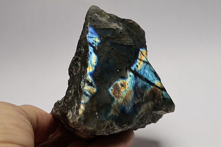 【楽天市場】大きく美しいラブラドライト原石 マダガスカル産0.30kg：ギャラリーメイスン