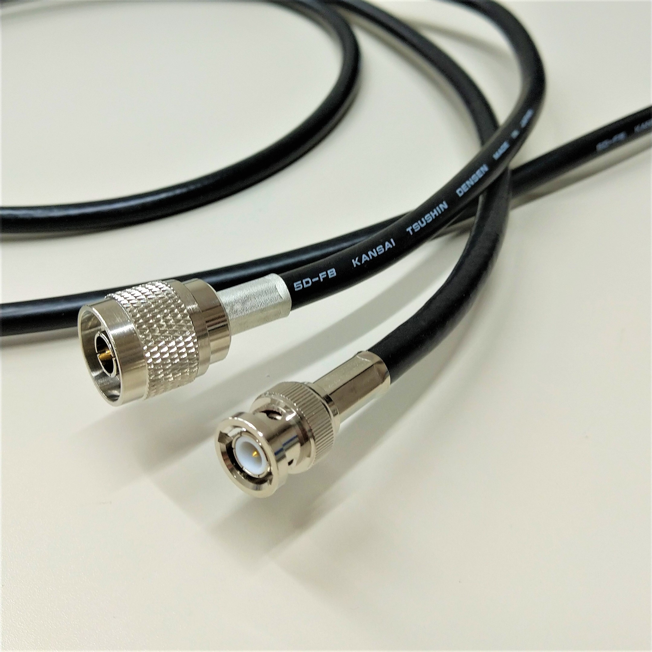 【楽天市場】関西通信電線 5DFB(5D-FB) 20m NP＋BNCP接栓付 50Ω 無線用 同軸ケーブル 黒色 1本 K5F-20NB：デジタルケーブル 楽天市場店