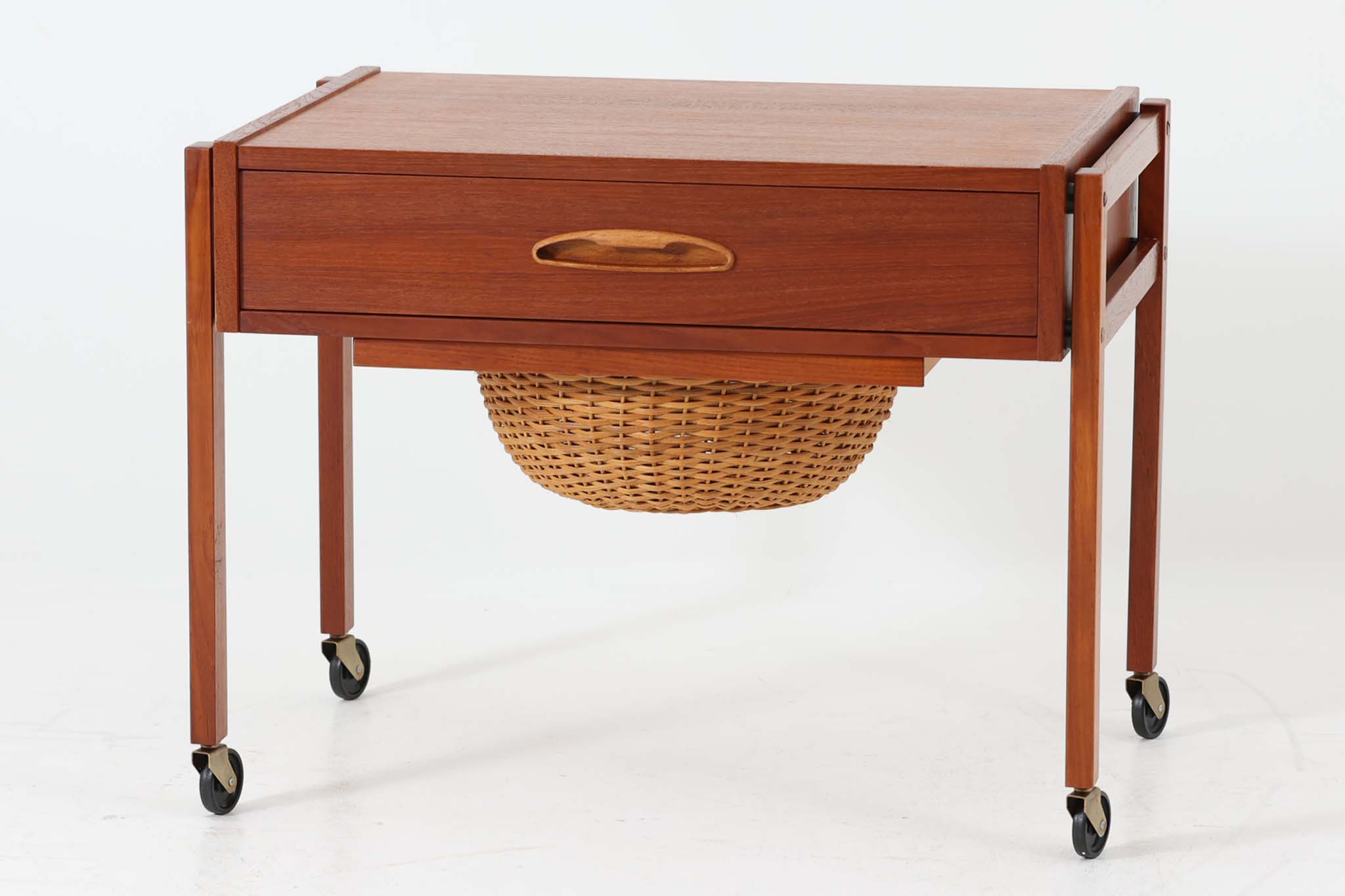 【楽天市場】ソーイングテーブル チーク材 北欧家具ビンテージ【アンティーク 北欧インテリア 木製 サイドテーブル ワゴン 収納家具 裁縫 おしゃれ】：CHLOROS （クロロス）