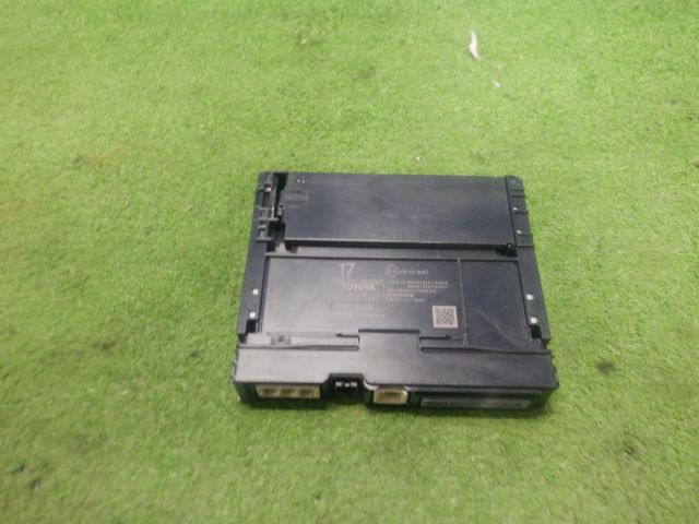 【楽天市場】★ヤリスクロス Mxpj10 ハイブリッドg ★トランシーバーテレマティクス 86741 48102:partsportap 楽天市場店