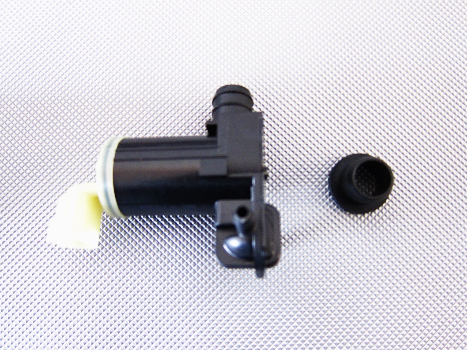 【楽天市場】ウオッシャーポンプ DGH967482 ウォッシャータンク グロメット D09W67491 デミオ DJ3FS マツダ純正部品 ...