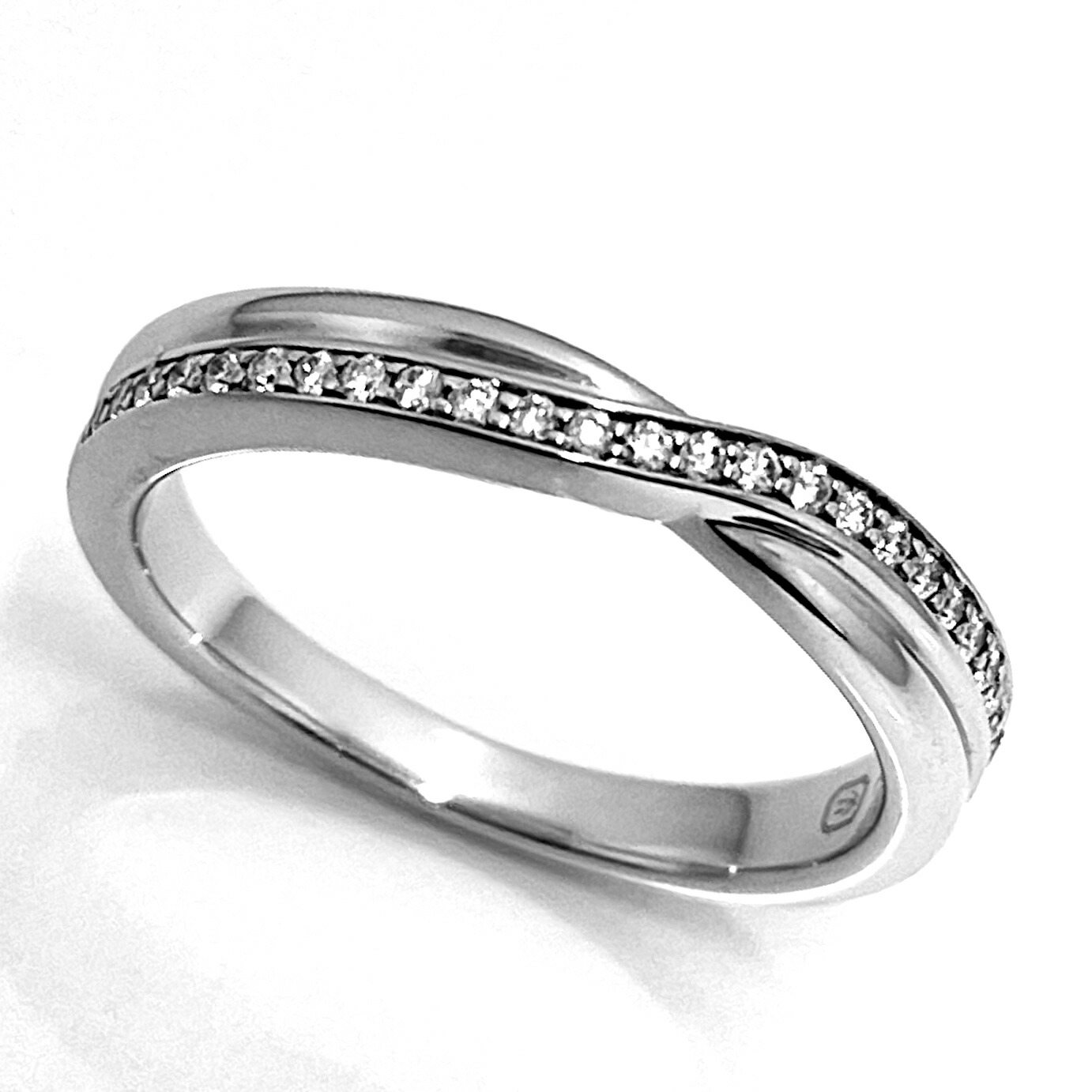 【楽天市場】HARRY WINSTON / ハリーウィンストン トリスト ワンロウ バンド ダイヤリング Pt950 10号 【中古】 指輪 ダイヤモンド プレゼント 記念日：グランジェミー