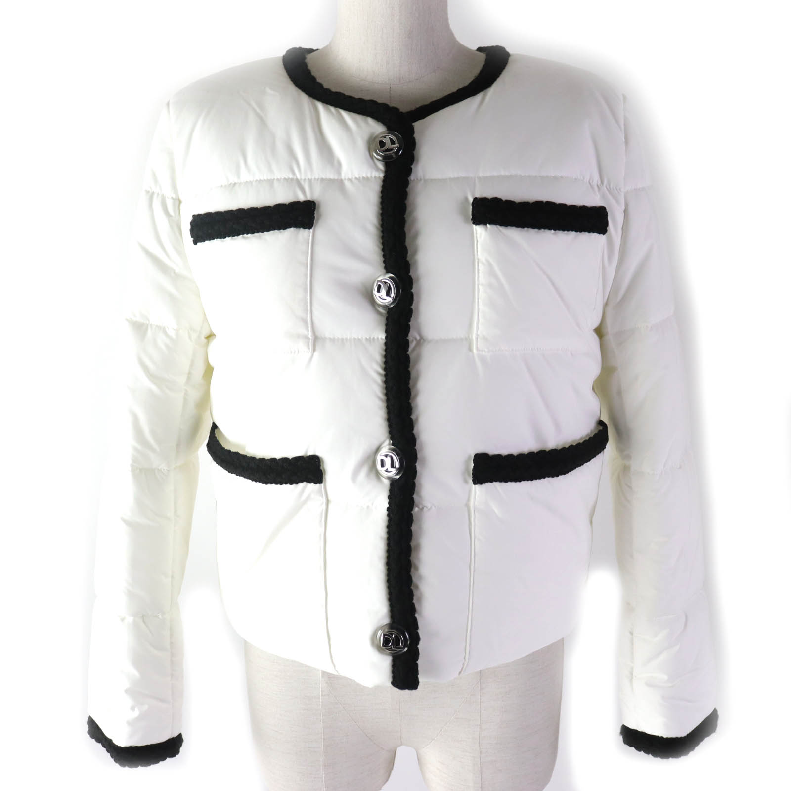 【楽天市場】未使用品 DAISY LIN デイジーリン 2020年製 06298 スノウプリンセス ロゴボタン付き ノーカラー 中綿 ライト ...