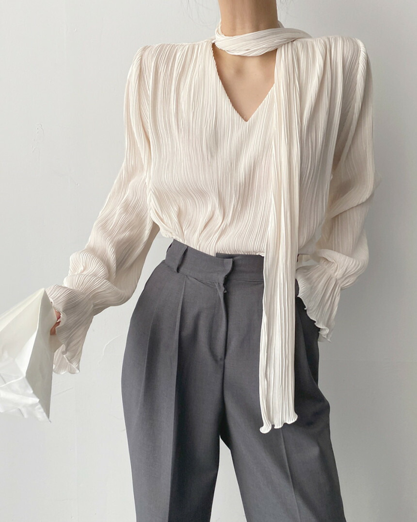 【楽天市場】ゆったり プリーツ 長袖 Vネック シャツブラウス[K](T)：グリンファクトリー