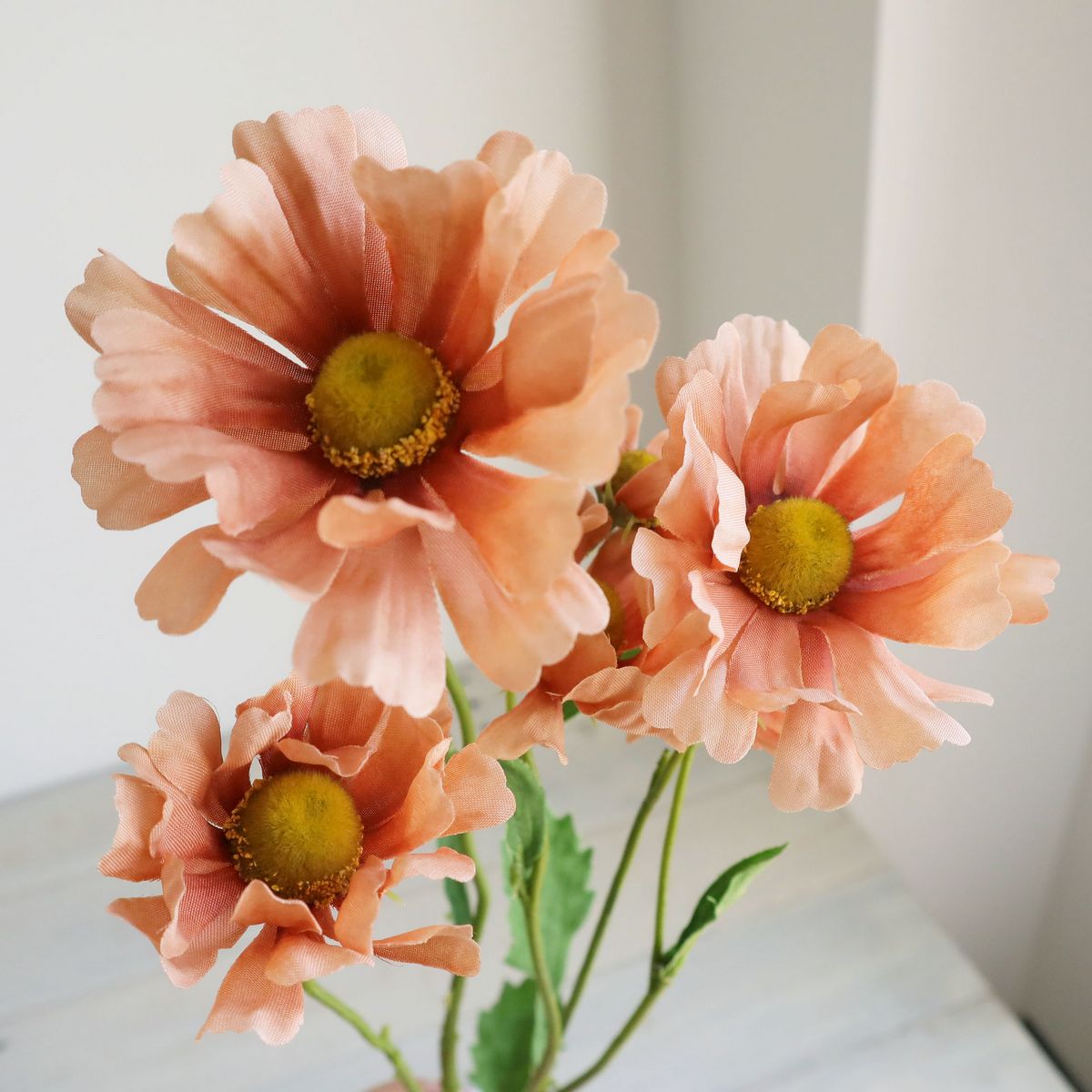 【楽天市場】【造花】アスカ/デイジー×6 #038 ラスト/A-34687-38【01】 造花（アーティフィシャルフラワー） 造花 花材「た行 ...