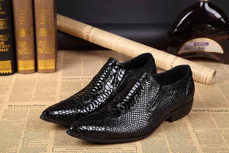 【楽天市場】パーティーシューズ 紳士靴 ポインテッドトゥ メンズ 革靴 黒 ブラック 光沢 ツヤ感 英国 とんがり ビジネス シンプル レトロ ...