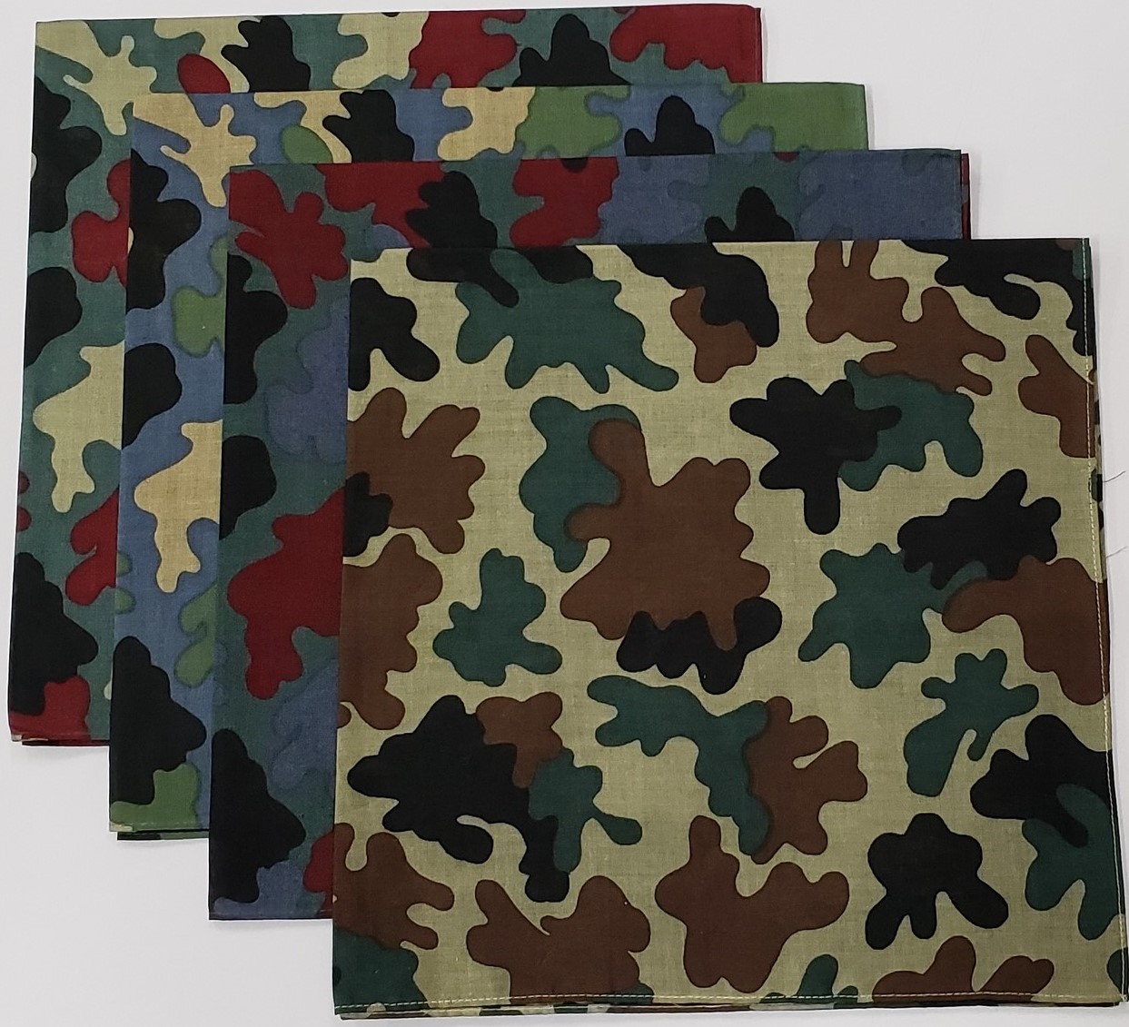 【楽天市場】迷彩柄バンダナ／ランチクロスに／ヘッドアクセに【楽ギフ_包装選択】：ハンカチギフトhandkerchief style