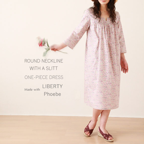 【楽天市場】【LIBERTY Phoebe】リバティ フィービー 七分袖 スリット入り ラウンドネック ギャザーワンピース ライトパープル系 ...