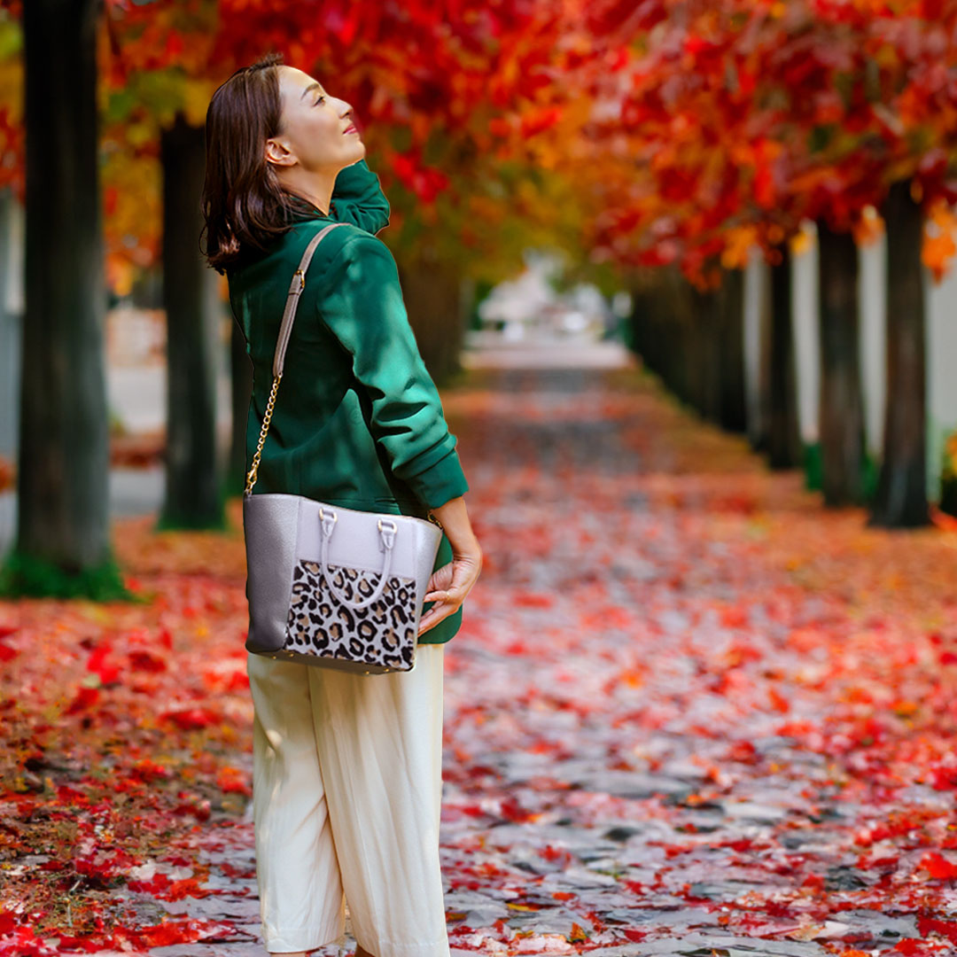 【楽天市場】【傳濱野】≪秋冬限定≫イタリア革の毛皮をポイントで楽しむファーミックス2wayショルダーバッグLaFata（ラファータ） トート ...