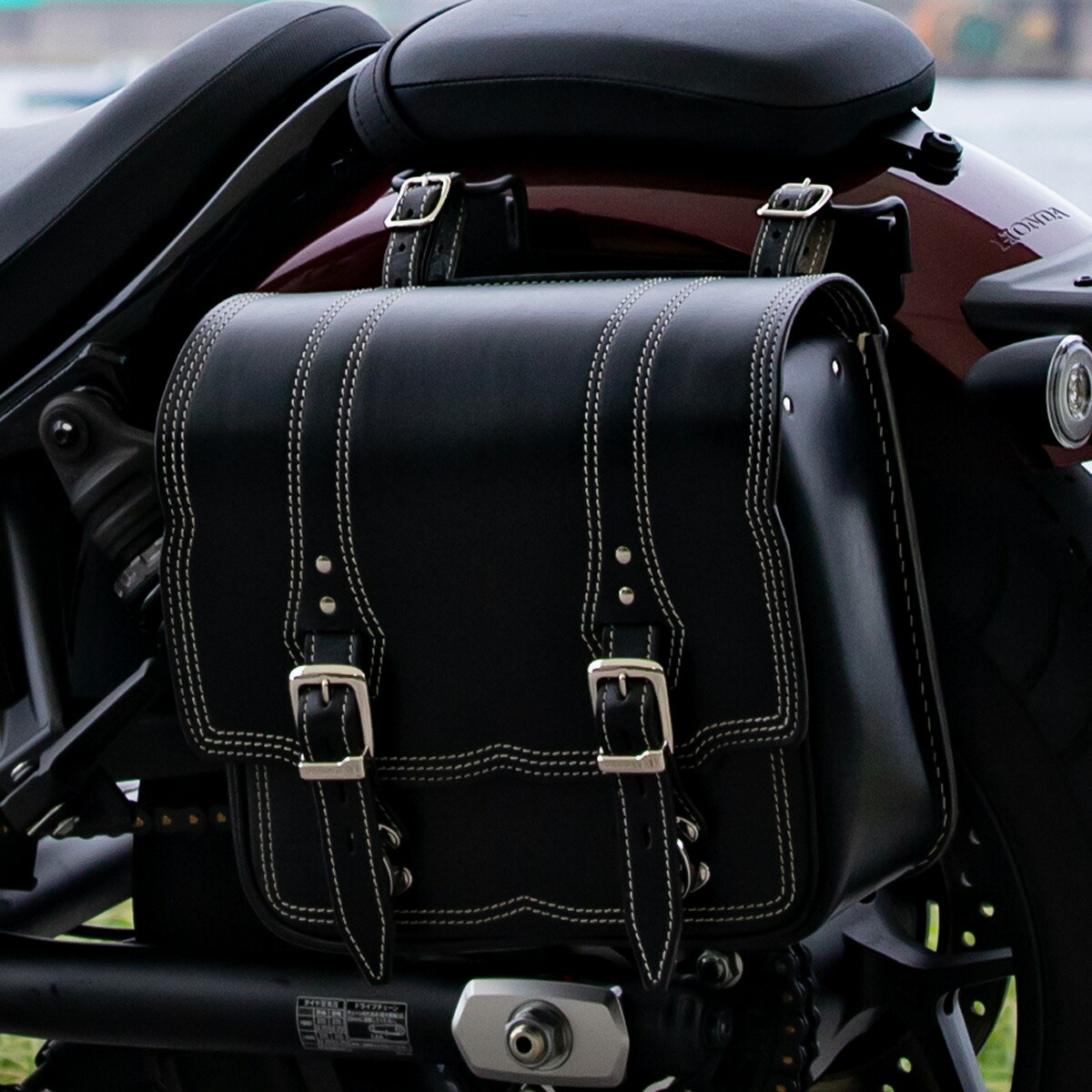 【楽天市場】【DEGNER】 ステッチデザイン レザーサドルバッグ 10L(ブラック/ホワイト) SB-99-BK：ワールドモーターライフ