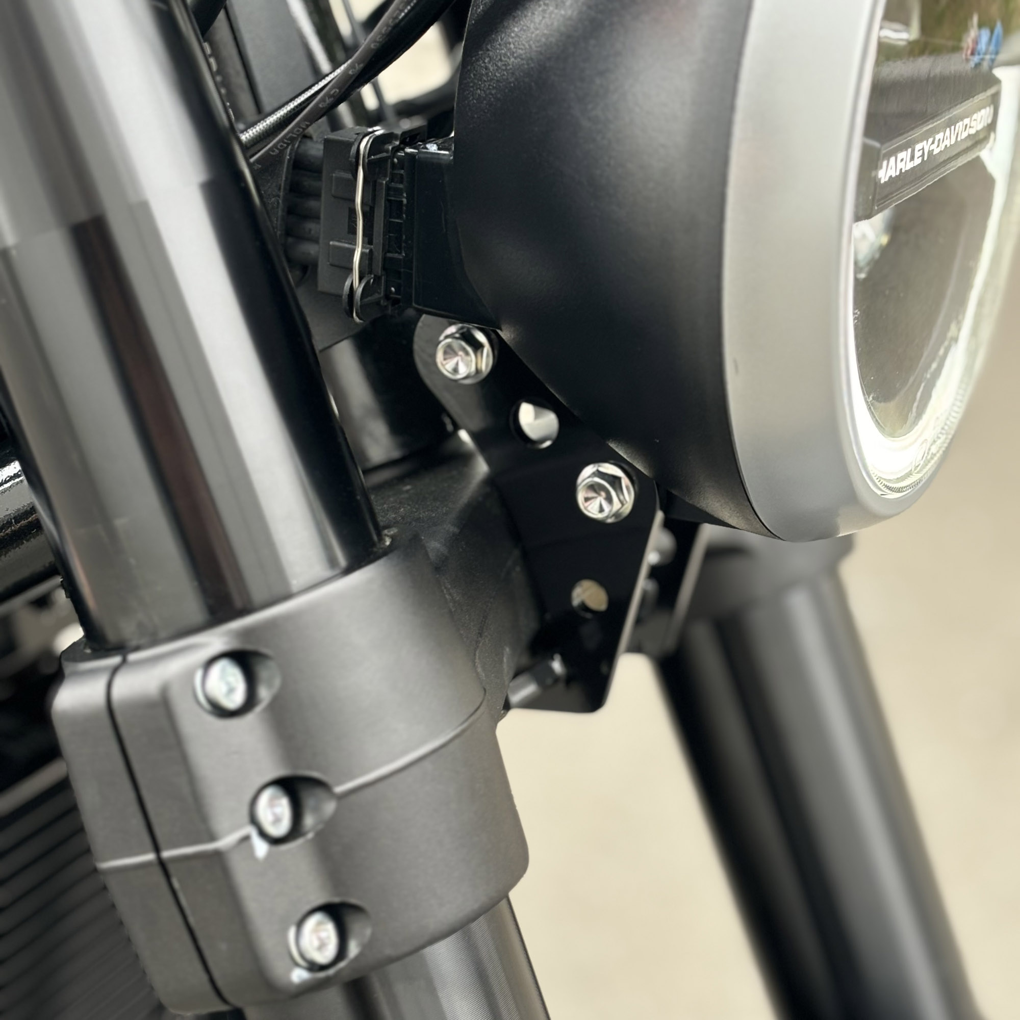 【楽天市場】INFINITY ヘッドライトリロケーションブラケット ハーレー X500X500-HLBRKT：ワールドモーターライフ