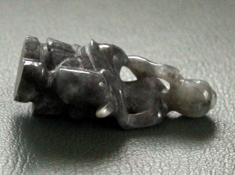 【楽天市場】糸魚川翡翠彫刻 C00528 62mm*29mm*26mm：糸魚川ヒスイの店