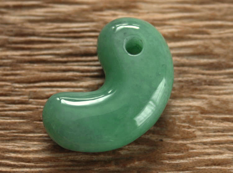 【楽天市場】糸魚川翡翠勾玉 M05067元粋 作27mm*16.5mm*9mm：糸魚川ヒスイの店
