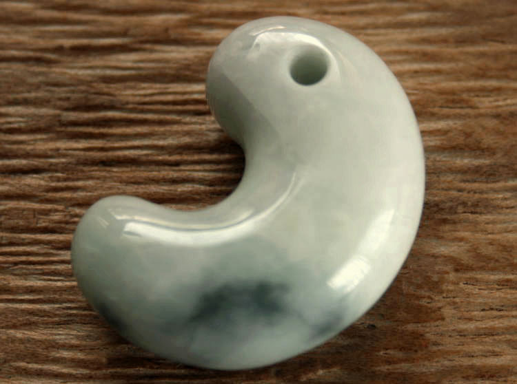 【楽天市場】糸魚川翡翠勾玉 M05087豊翠 作32mm*24mm*12mm：糸魚川ヒスイの店