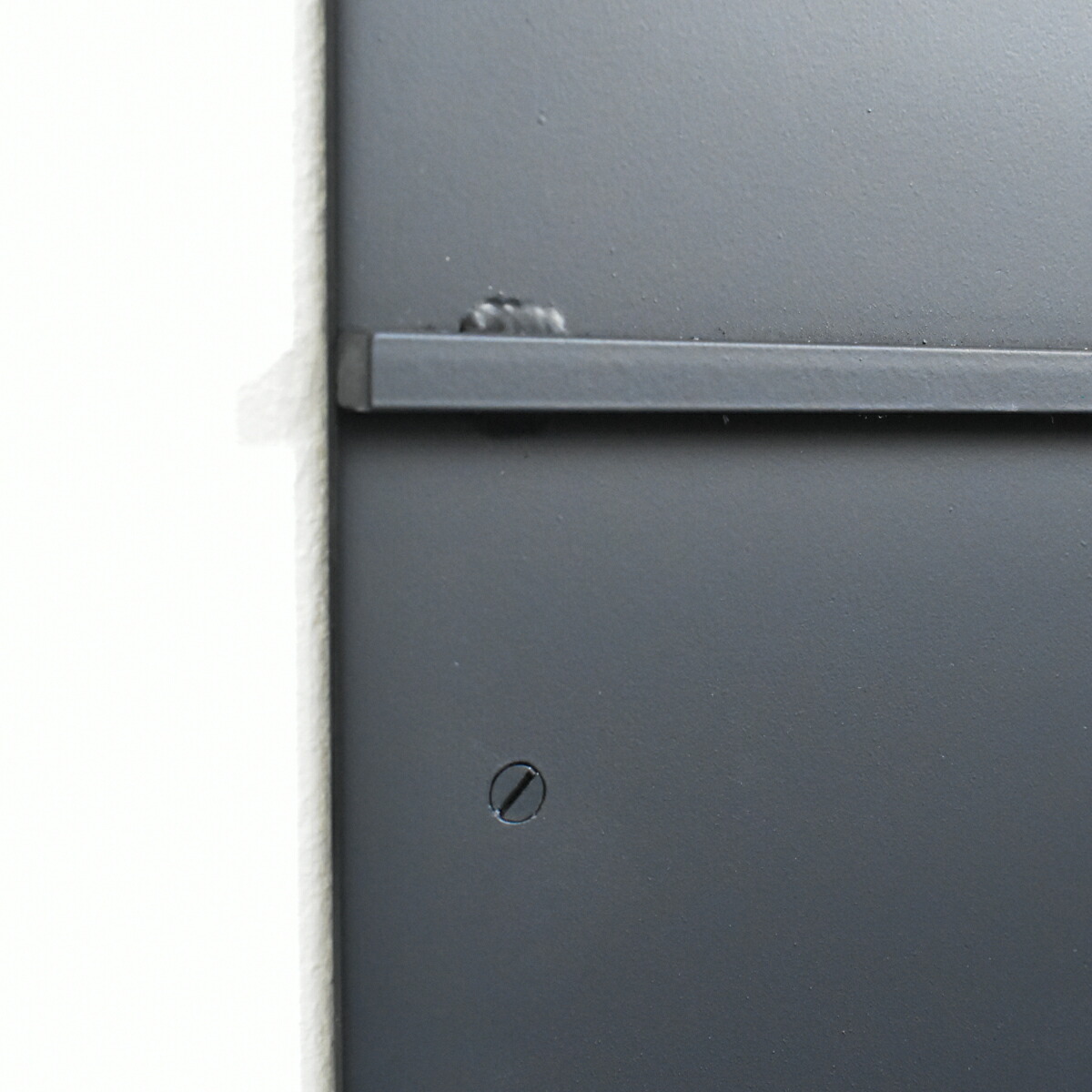 【楽天市場】国産/自社工場直販/L型 マガジンラック 〈W50〉/アイアン/ブラック/ダークグレー/壁付けマガジンラック/ウォールラック ...