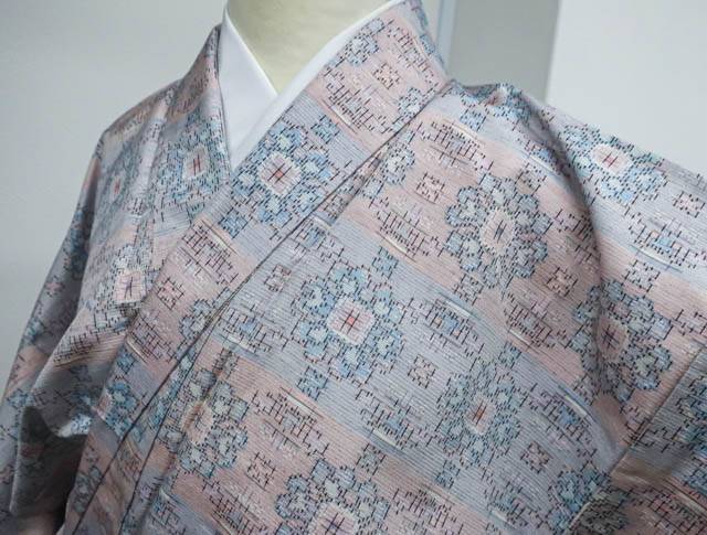 【楽天市場】\楽天スーパーセール☆最大70％OFF／【IDnet】 紬 縞に花模様 着物【リサイクル】【中古】【着】：アイディーネット